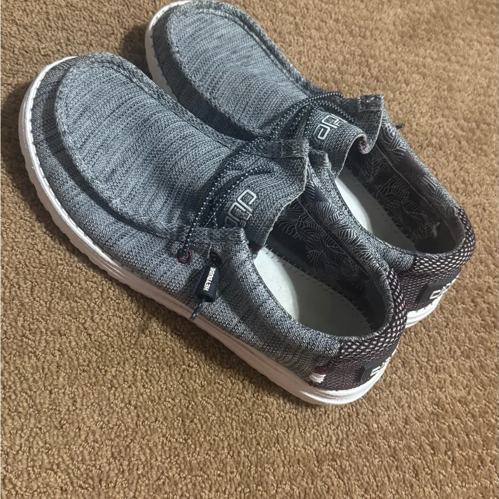 Hey Dude | Shoes | Hey Dude Mens Gray Knit Slipon Loafers With White ...